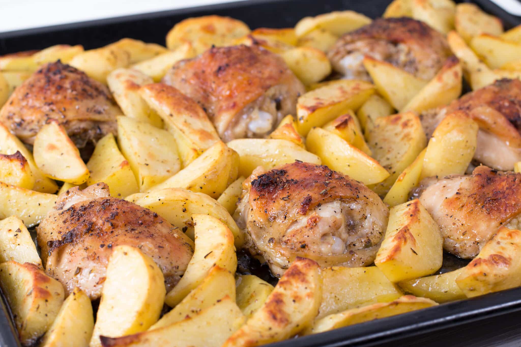 Aprenda a fazer um Frango com Batata no Forno de dar água na boca!