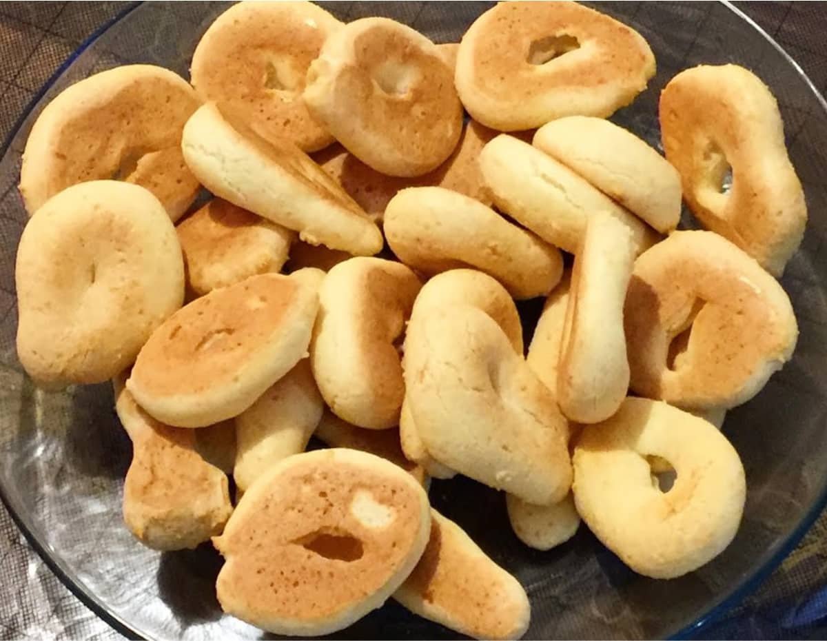 Biscoito de maisena simples macio, amanteigado que derrete na boca ...