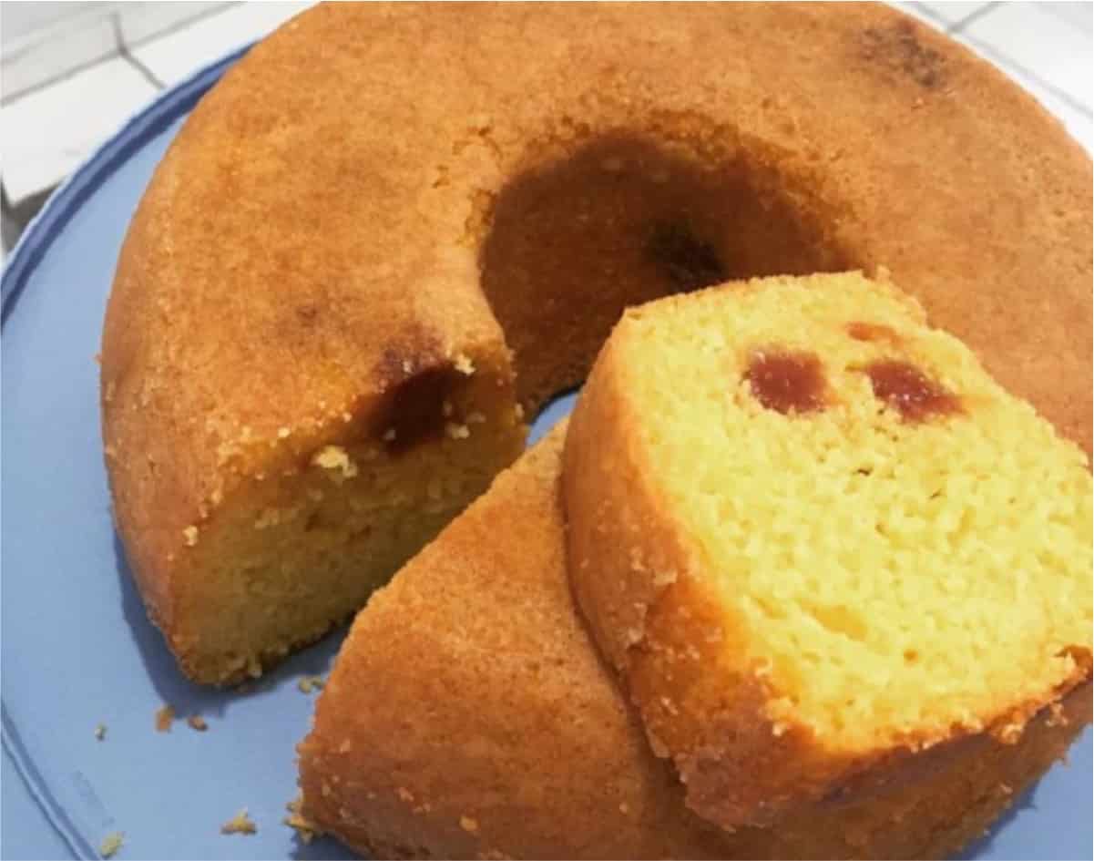 Bolo de milharina com goiabada, uma receita fácil e deliciosa para o ...