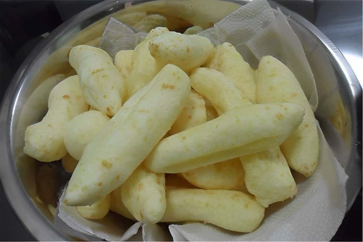 Biscoito de polvilho frito delicioso e fácil de fazer aprendi a receita ...