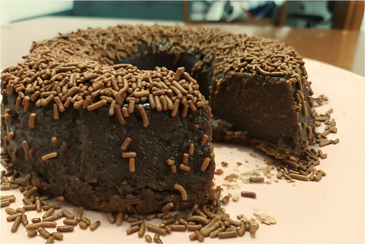 Brigadeirão fácil e delicioso é só bater no liquidificador e assar em ...