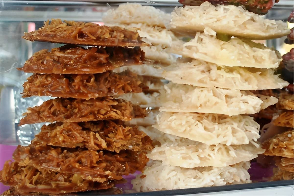 Cocada baiana receita tradicional vendida em docerias e nas ruas de ...