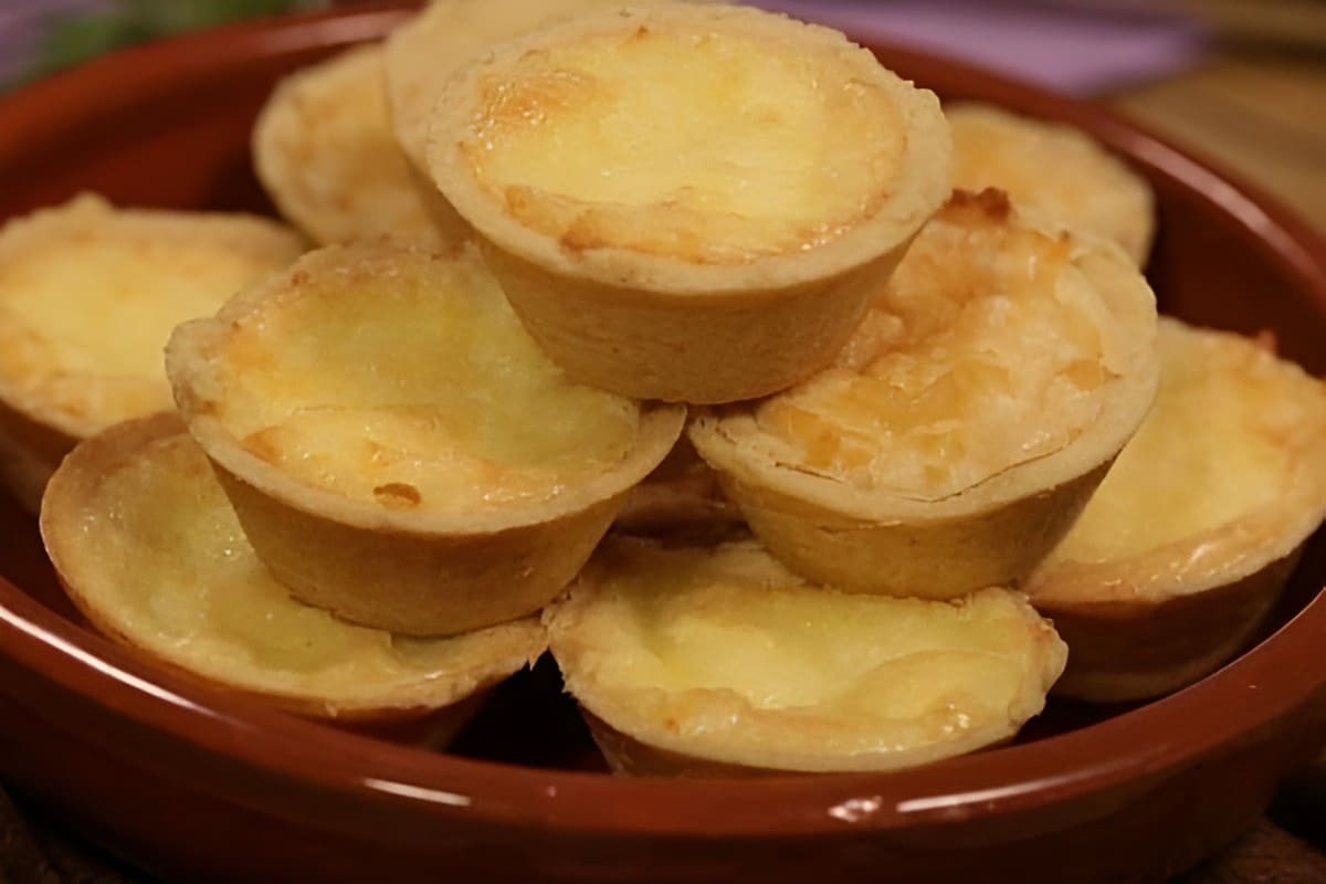 Empada de queijo muito fácil de fazer basta misturar os ingredientes na ...