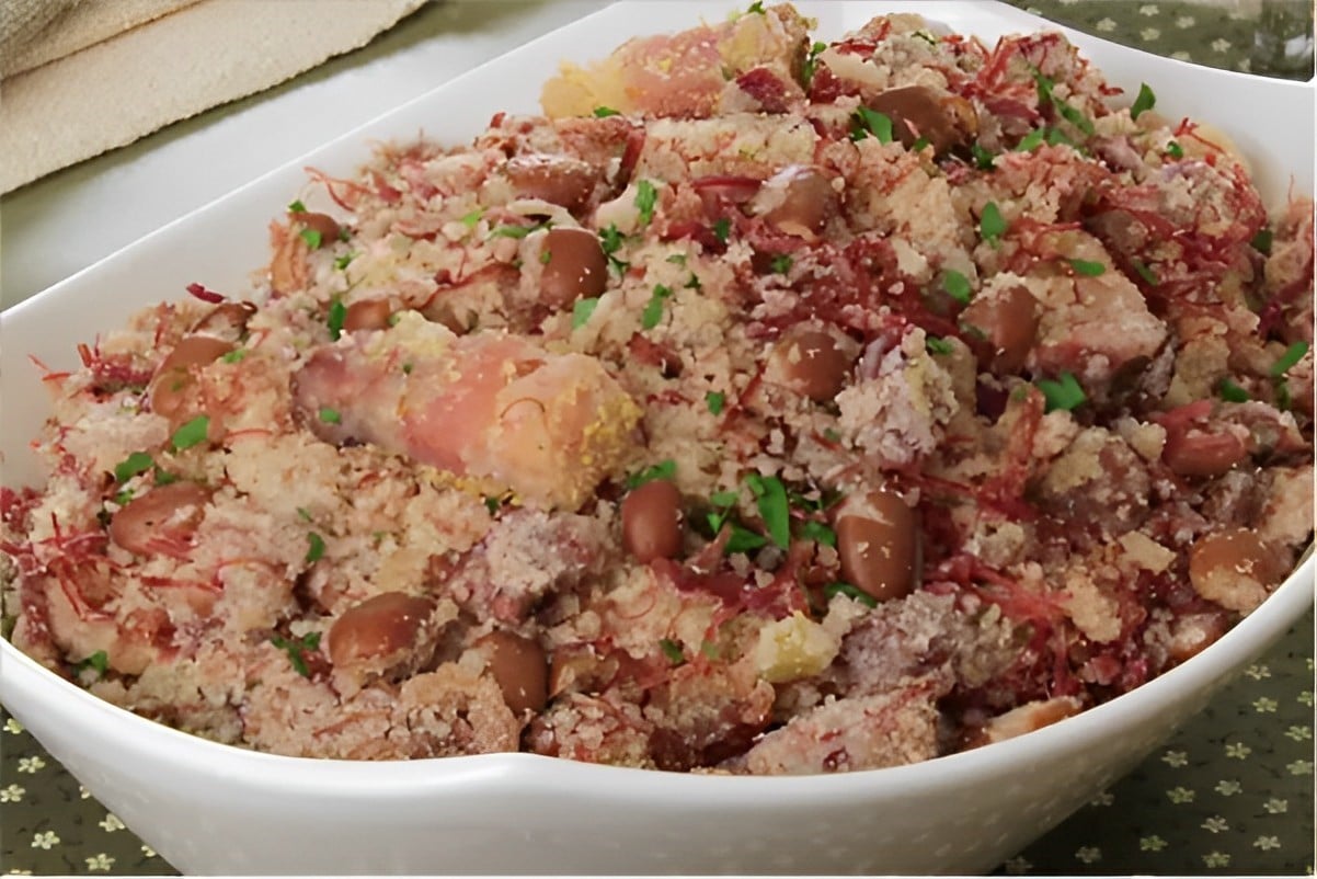 Farofa de carne seca com bacon e feijão uma delícia para fazer no fim ...