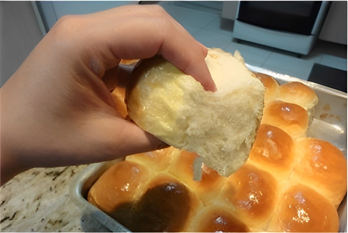 Pão caseiro fofinho feito com água mais fácil e bem mais econômico