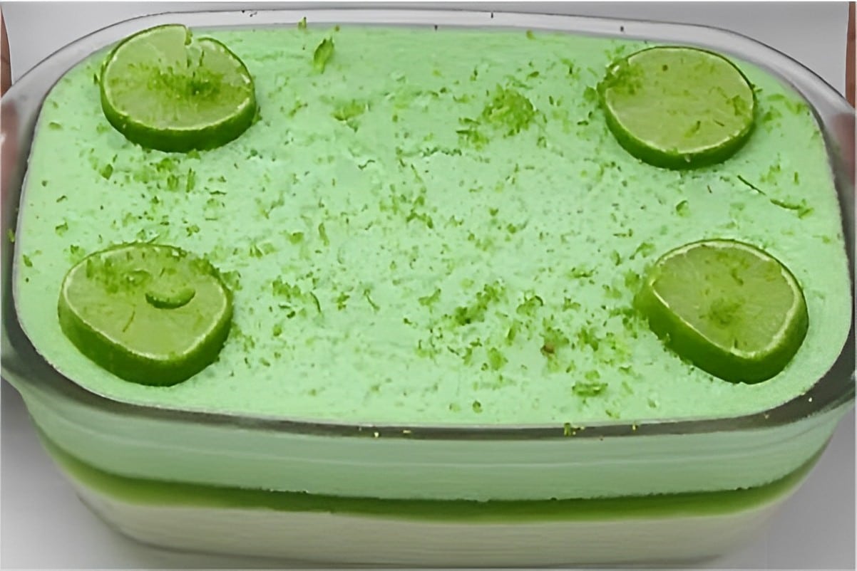 Travessa cremosa de limão uma sobremesa deliciosa e fácil de preparar