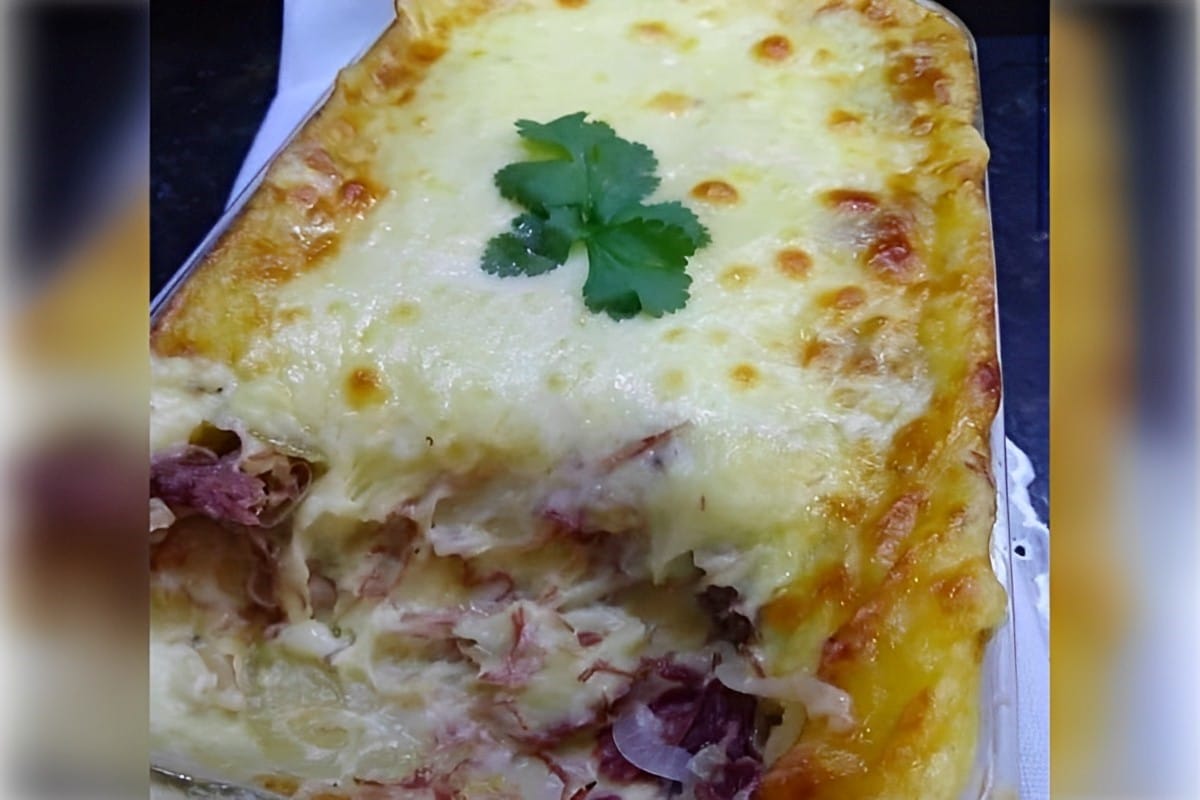 Escondidinho de carne seca com mandioca fácil e prático de preparar