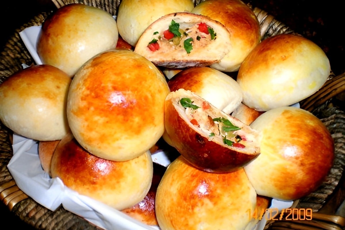 Pão de batata com frango e requeijão bem fofinho e derrete na boca