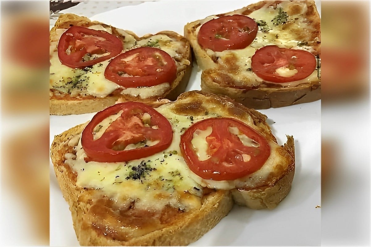 Pizza no pão de forma um lanchinho prático e gostoso para fazer a noite