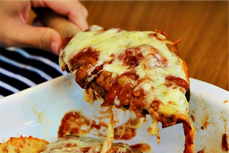 Bife à parmegiana simples e saboroso receita de restaurante italiano ...