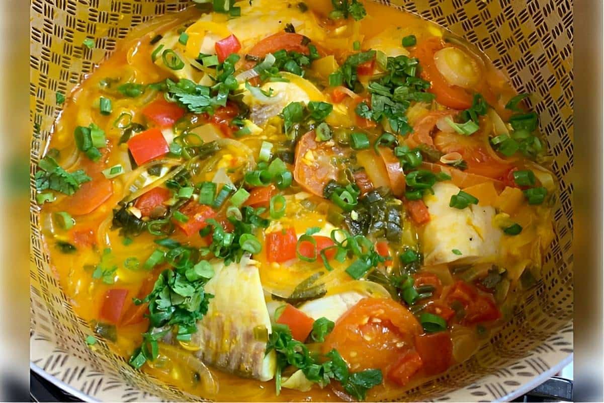 Moqueca de tilápia simples e prática um prato cheio de sabor para o seu ...