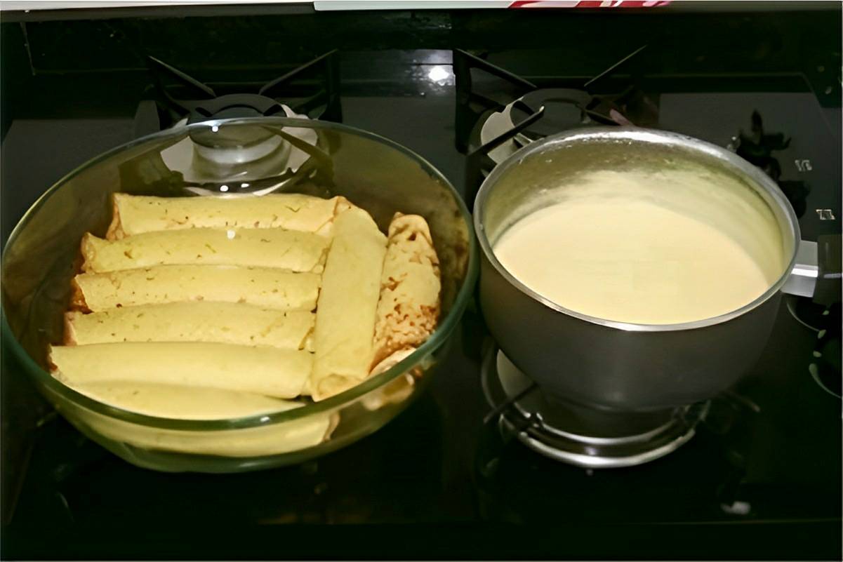 Panqueca de frango ao molho branco prática fácil e deliciosa sua ...