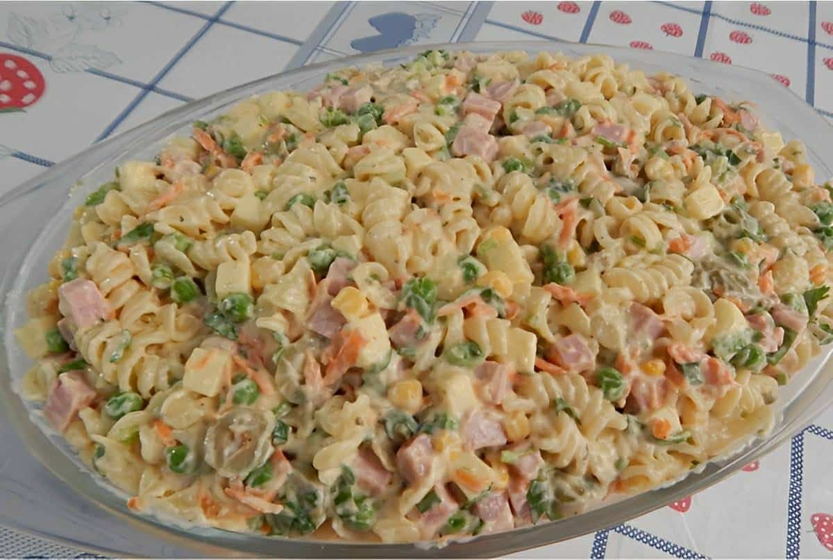 Salada de macarrão ou macarronese receita clássica que não pode faltar ...