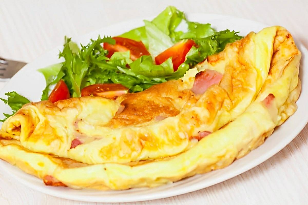 Como deixar a omelete mais fofinha com uma dica caseira muito simples