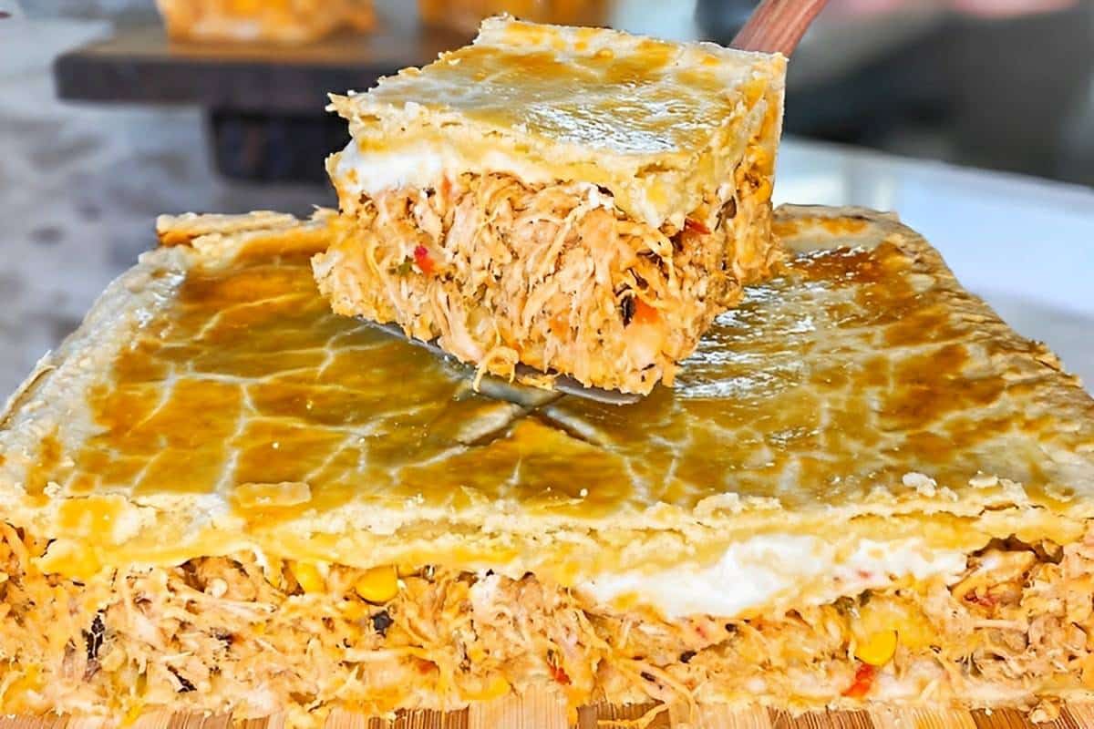 Empadão de frango fácil e cremoso a massa desmancha na boca e o recheio ...