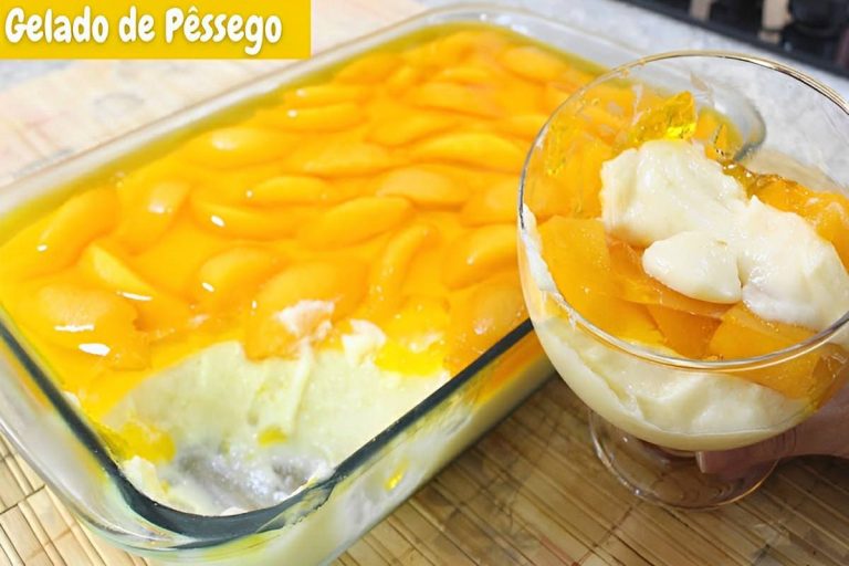 Gelado de pêssego uma sobremesa simples feita com pêssego em calda e ...