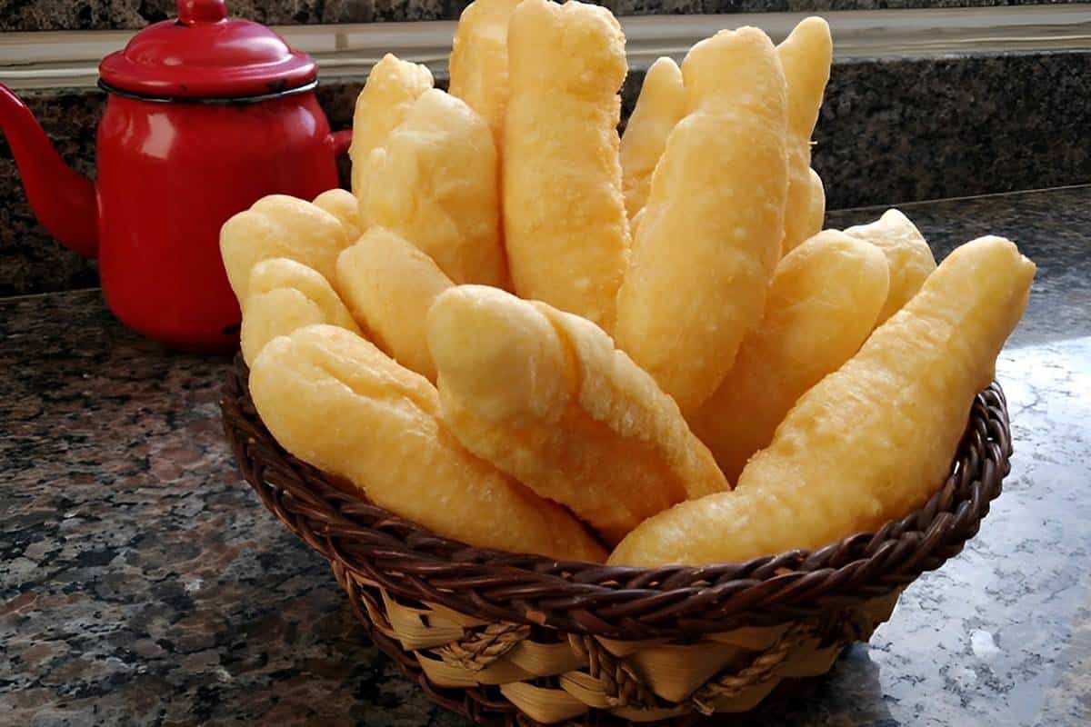 Biscoito de polvilho frito para servir com café ou até mesmo como tira ...