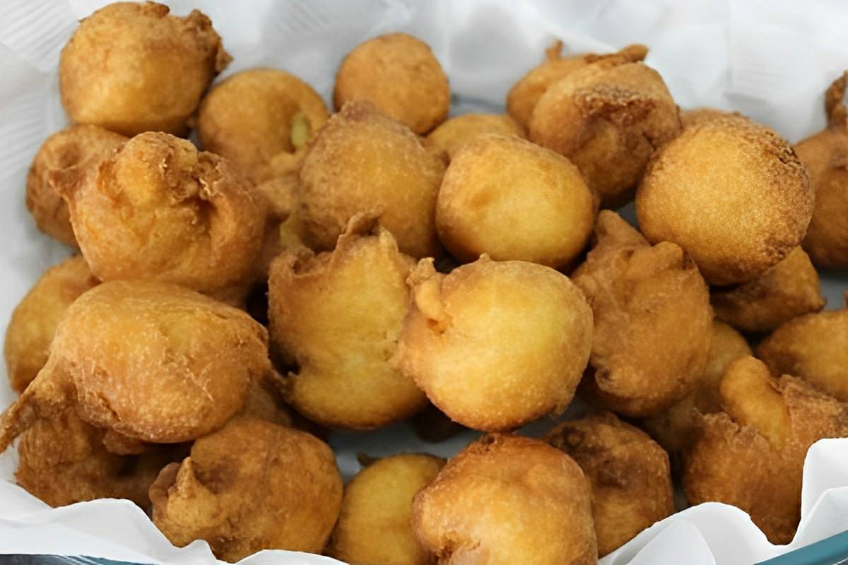 Bolinho de chuva tradicional igual minha avó fazia pra mim e meus ...