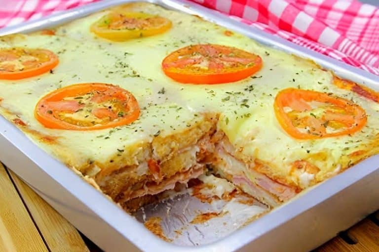 Lanchão de preguiçoso simples e prático feito com pão de forma e que ...