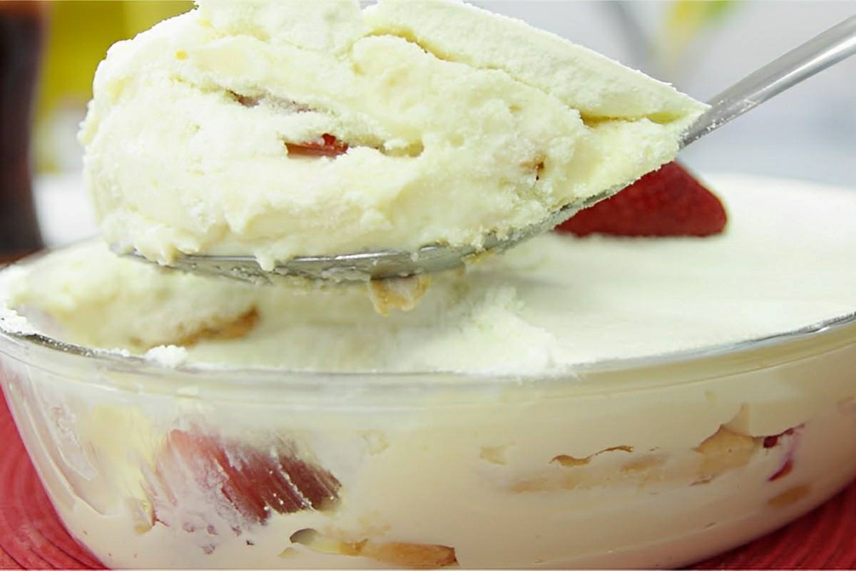 Pavê de morango com Leite Ninho uma sobremesa deliciosa simples e ...