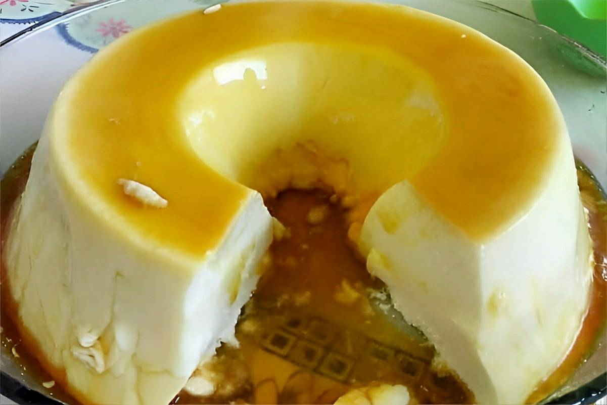 Pudim de geladeira com maria mole tem um sabor delicioso e é muito ...