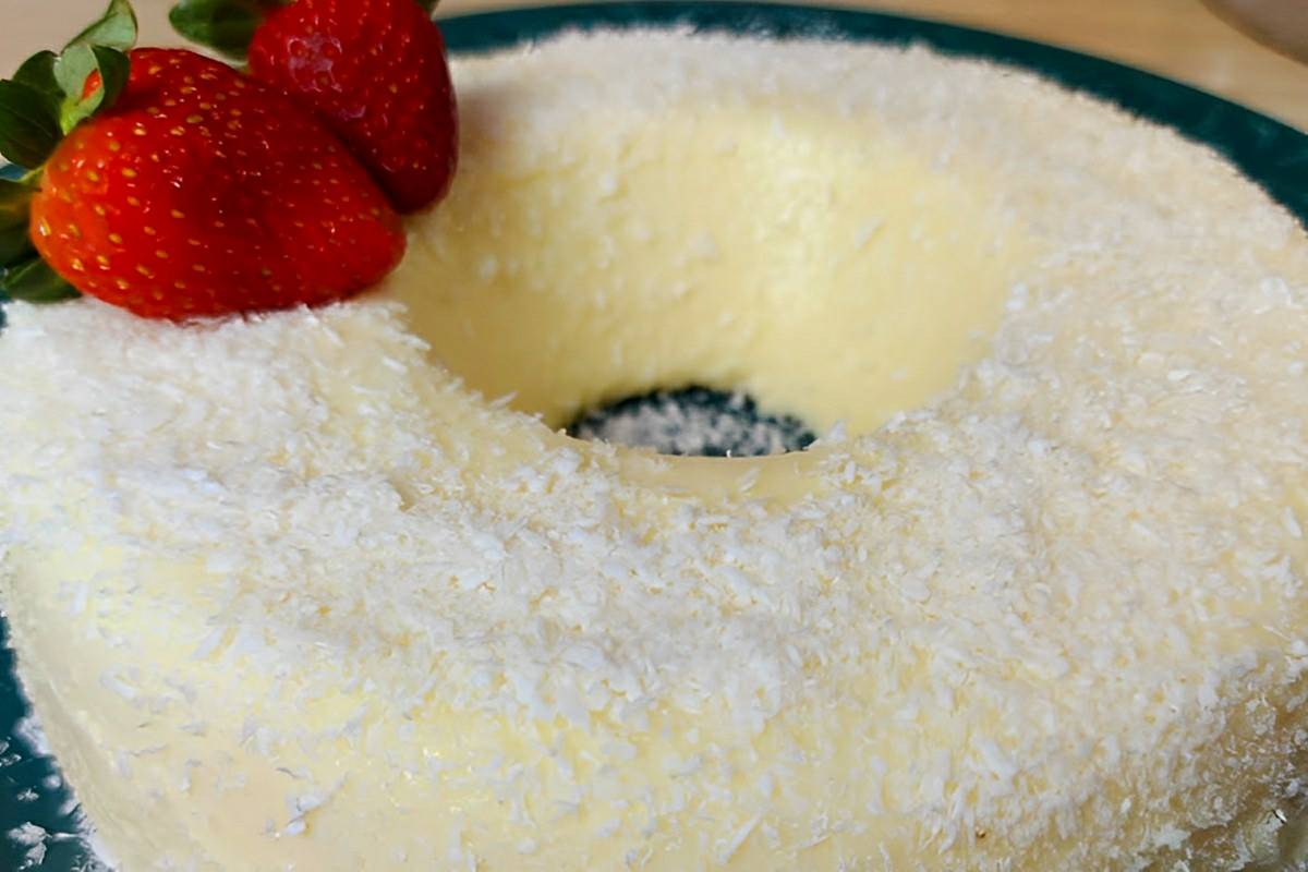 Sobremesa gelada moça de coco uma delícia perfeita para fazer nesse fim ...