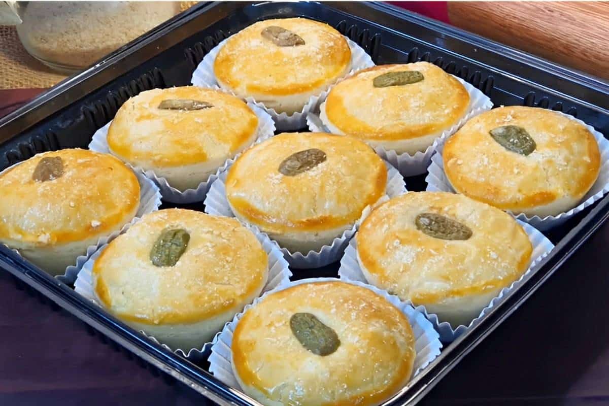 Empada de frango com bacon uma delícia para servir no lanche ou na ...