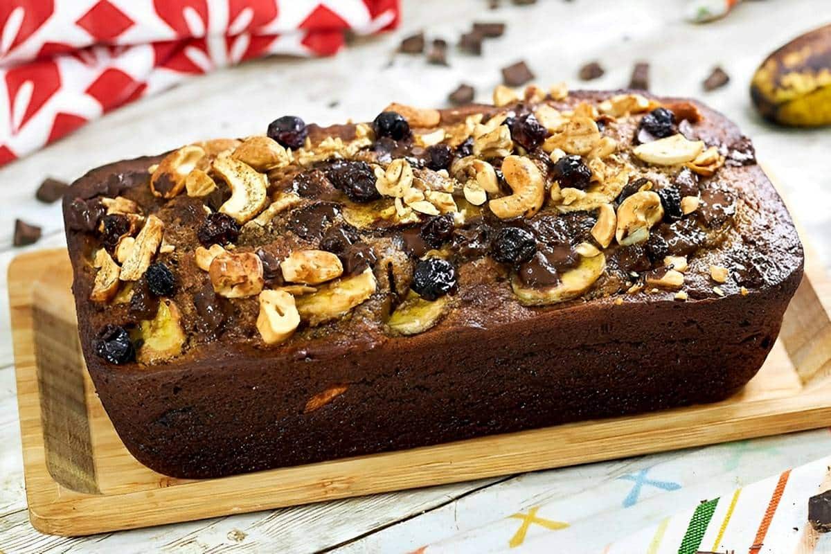 Bolo fit simples e delicioso feito com ingredientes que você tem em casa