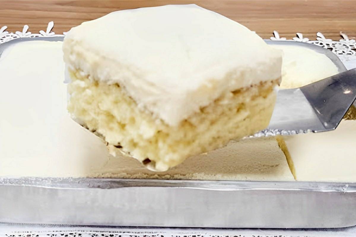 Bolo moça gelada um bolo bem molhadinho e delicioso perfeito para ...