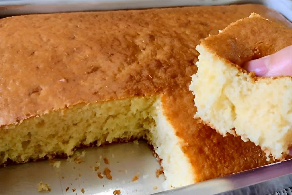 Bolo simples e fofinho para servir no café da manhã ou lanche da tarde ...