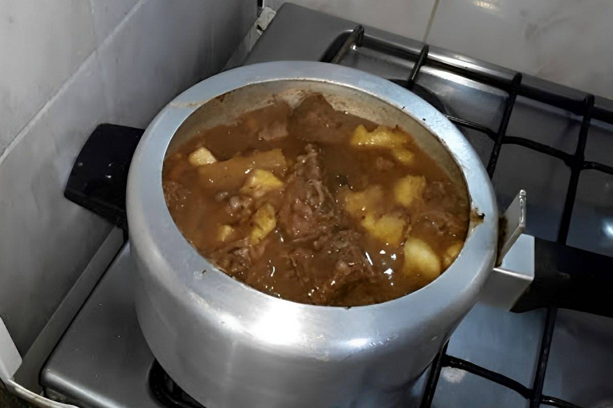Vaca atolada deliciosa e suculenta um prato simples e fácil para servir ...