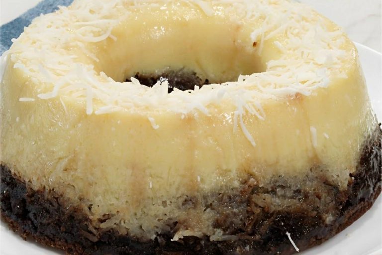 Bolo pudim prestígio a combinação de pudim de coco cremoso com bolo de ...