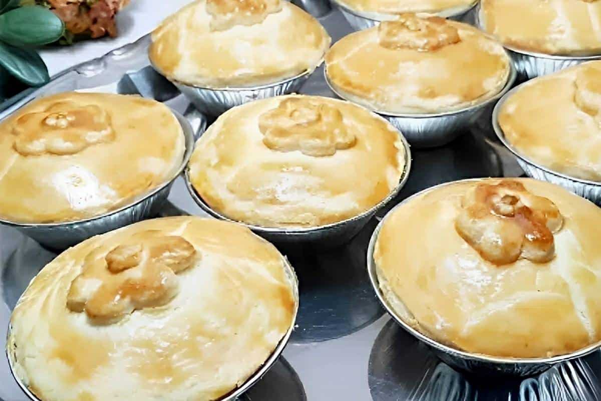 Empada de frango com massa de guaraná que derrete na boca deliciosa e ...