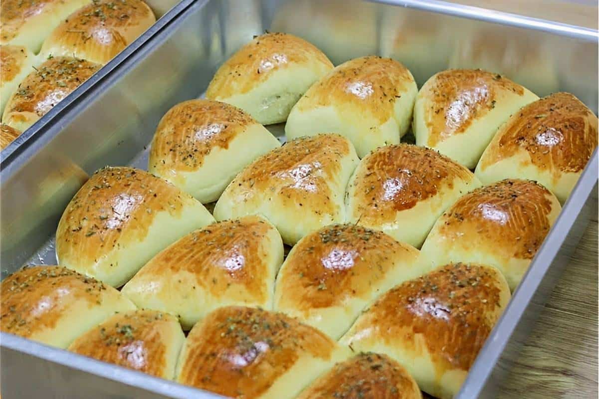 Esfirra de carne fofinha e deliciosa feita com ingredientes simples que ...