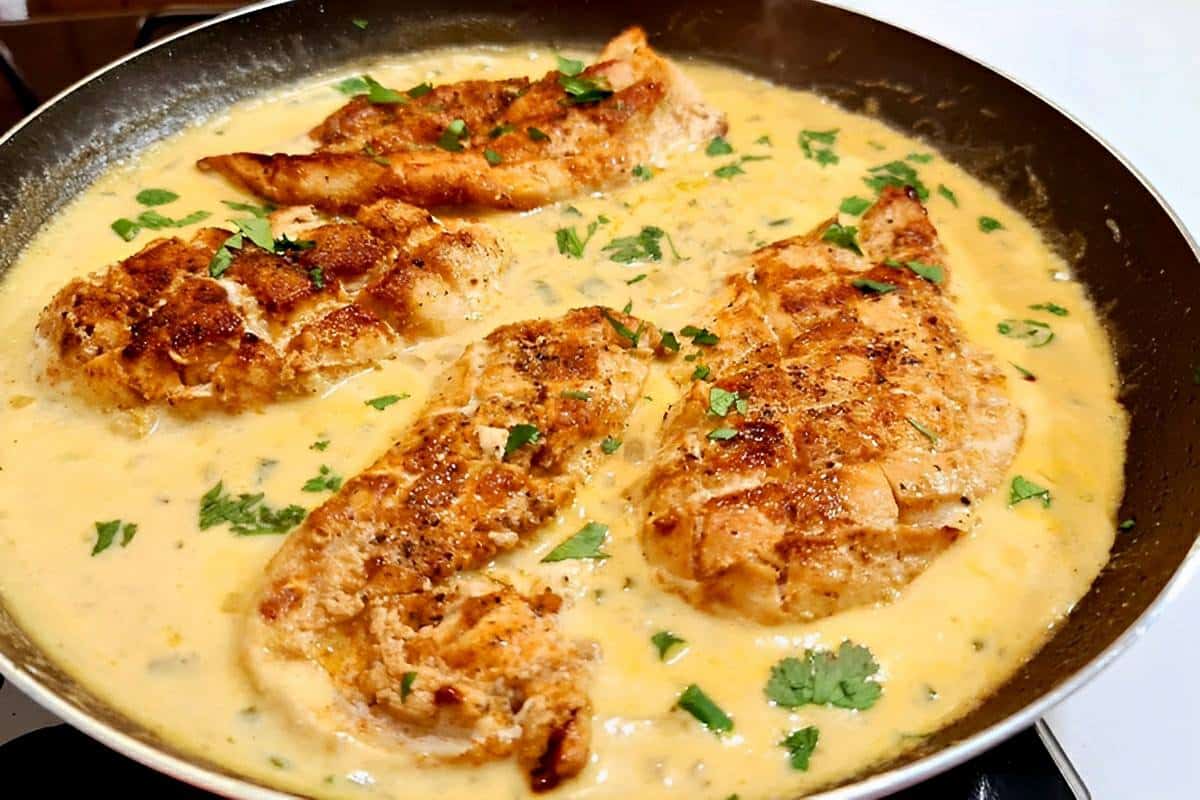 Usei esse truque simples para fazer frango frito e minha receita ficou ...