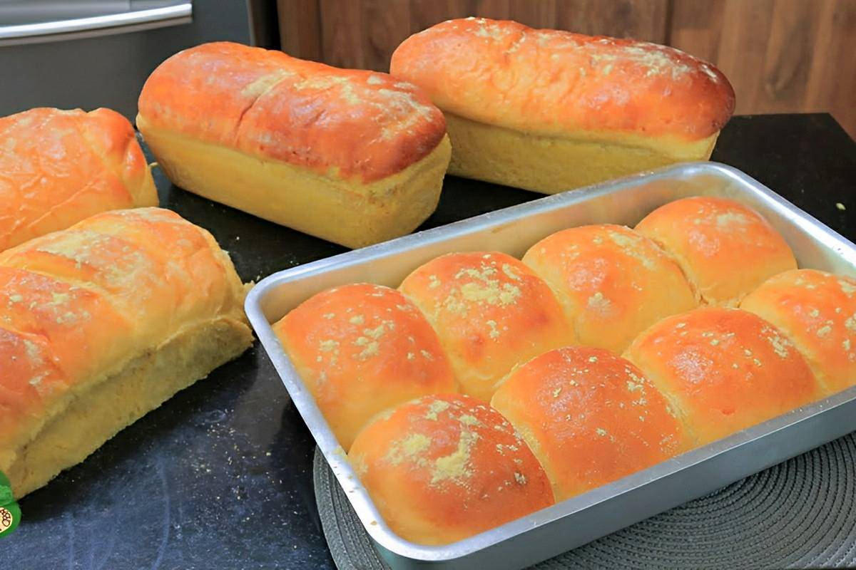 Pão de milho de liquidificador feito com milho de latinha muito fácil e ...