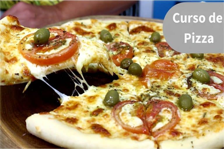 Pizza de muçarela com massa fácil e deliciosa perfeita para o lanche do ...