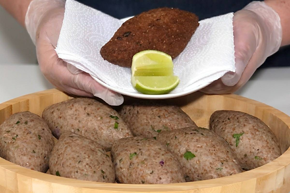 Quibe frito de lanchonete comi esse quibe minha infância toda e lembro ...