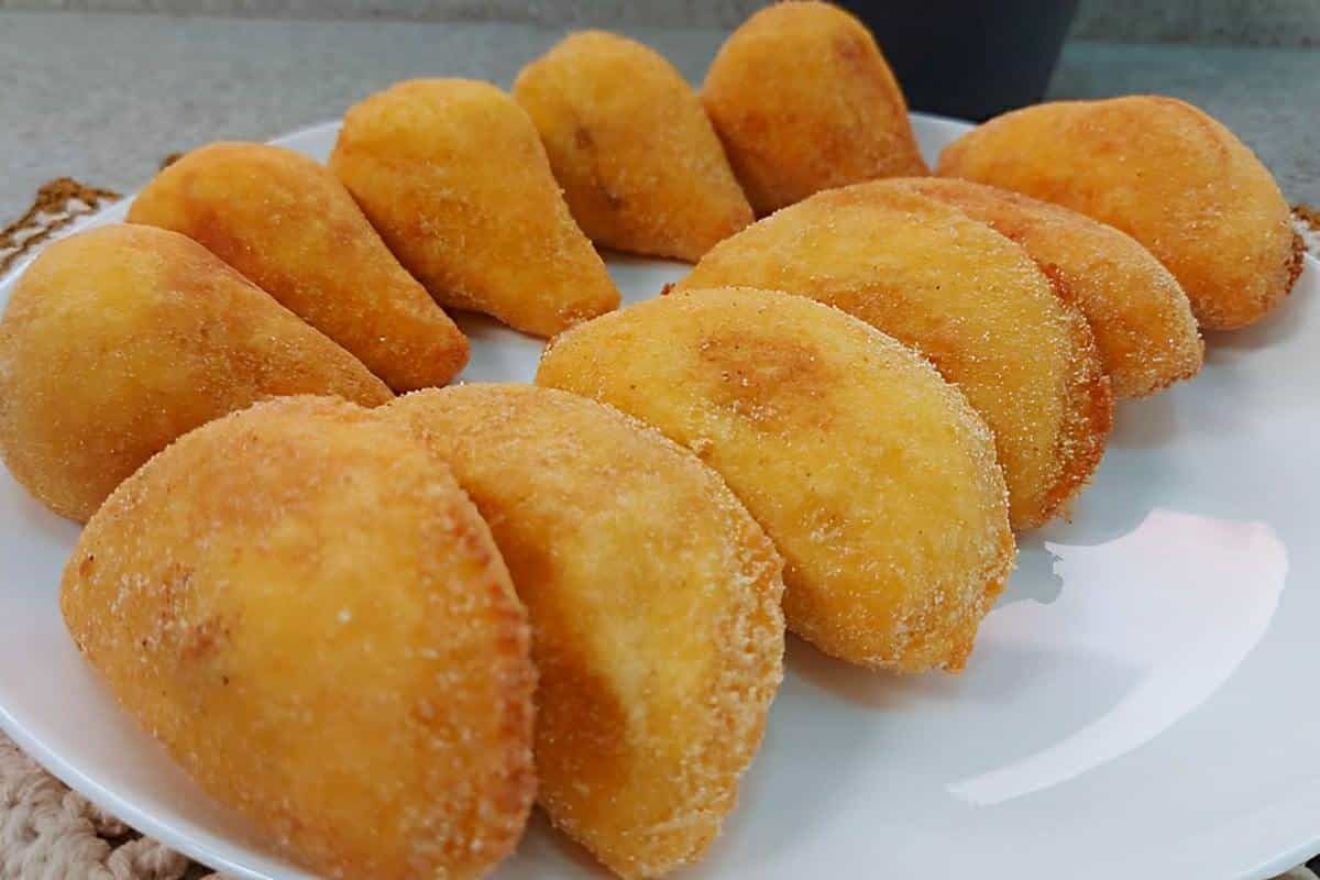 Pastel de angu sem farinha de trigo delicioso fácil de fazer e perfeito ...