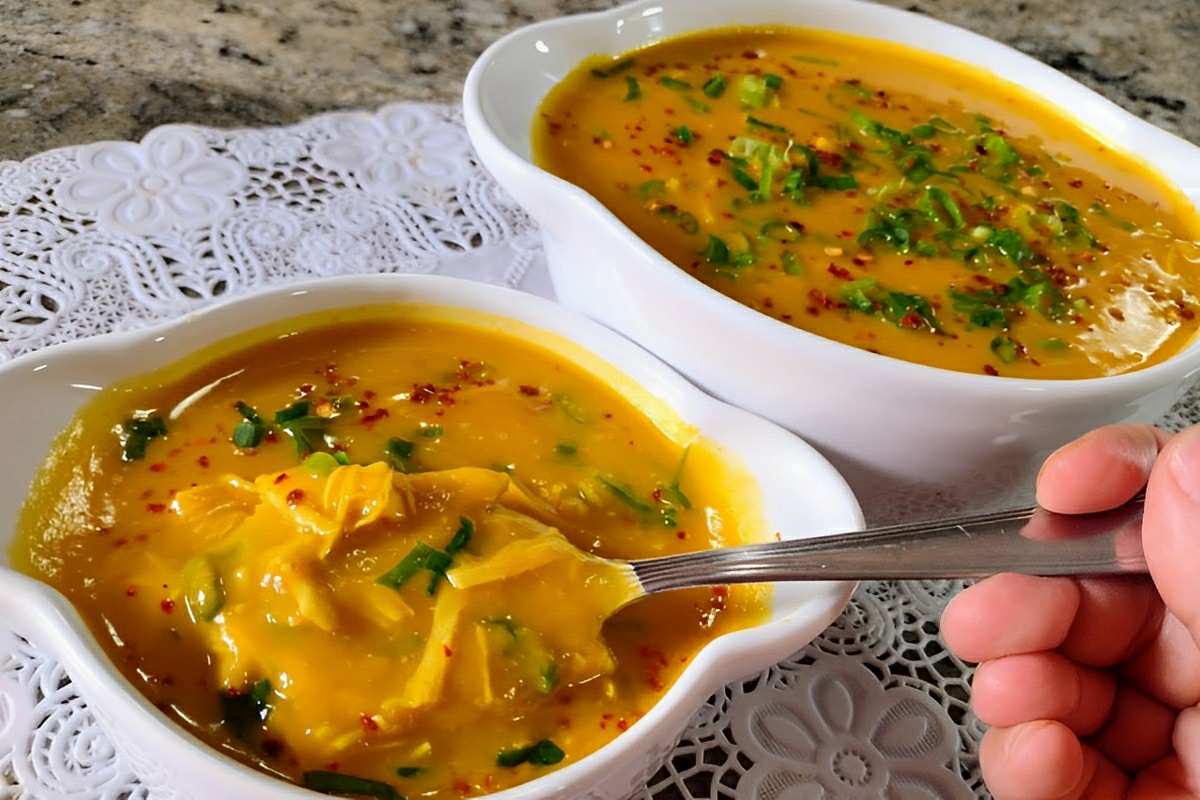 Sopa detox de frango com legumes para entrar em forma sem sofrer