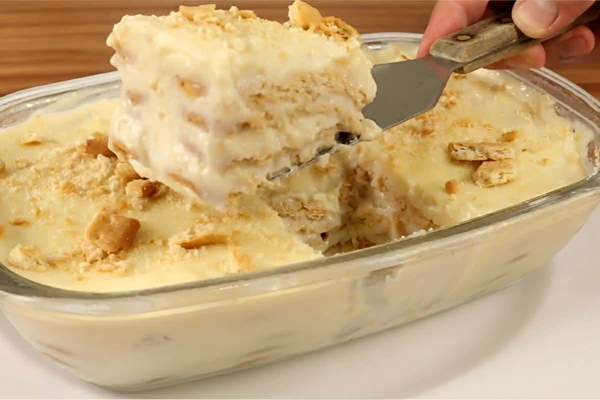 Pavê de creme simples com biscoito maisena delicioso e perfeito para a ...