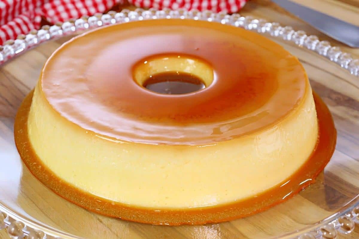 Pudim tradicional sem furinhos muito cremoso e fácil de preparar
