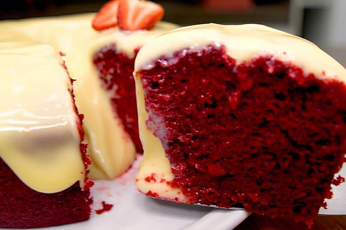 Bolo red velvet ou veludo vermelho simples além de lindo esse bolo ...