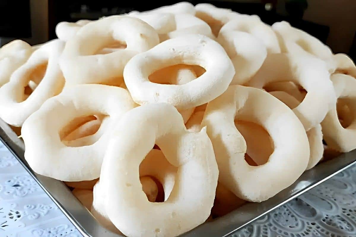 Receita para fazer 100 unidades de biscoito de polvilho assado usando ...