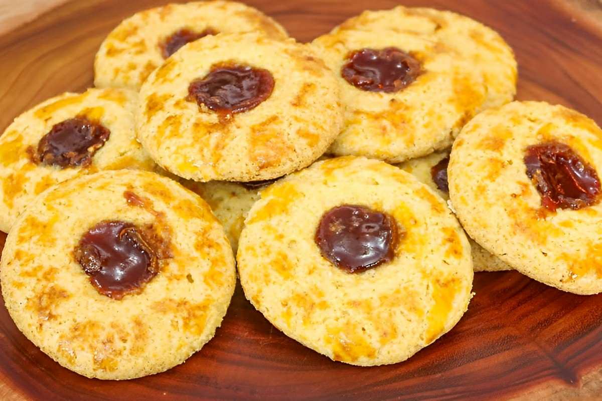 Broa de milho da vovó com recheio de goiabada perfeita para o seu café ...