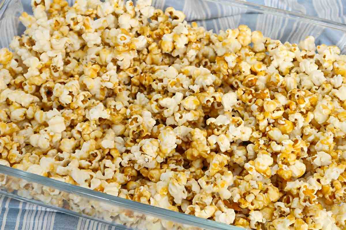 Pipoca doce fácil e deliciosa sem precisar de pipoqueira