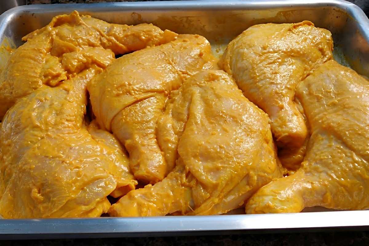 Frango assado no forno suculento e com um tempero secreto que deixa ele ...