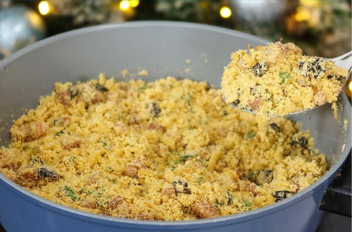 Farofa de cebola com bacon para deixar seu natal muito mais saboroso