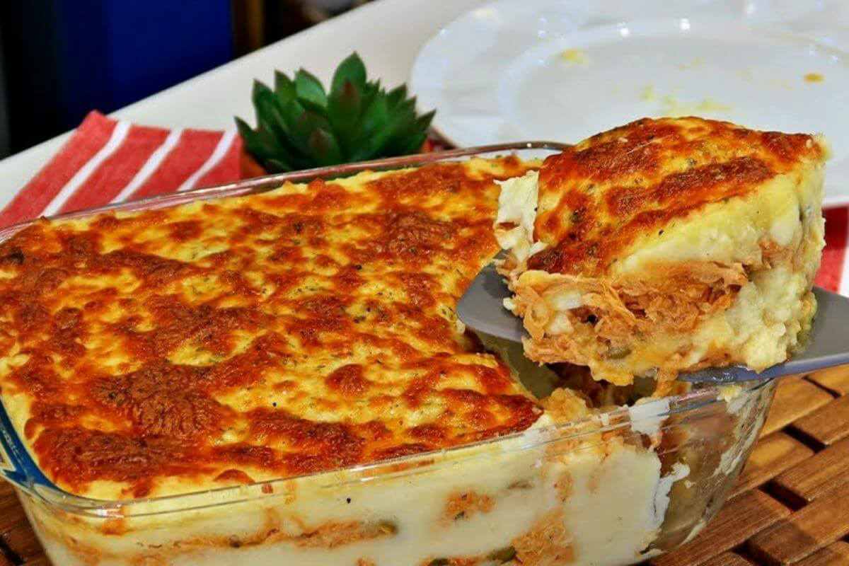 Essa com certeza é a melhor receita de escondidinho de frango que você ...