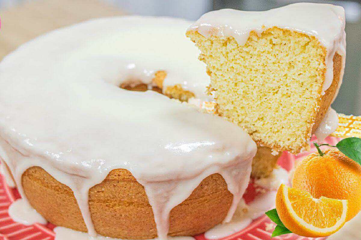 Bolo de laranja com cobertura bem fofinho e macio para acompanhar seu café